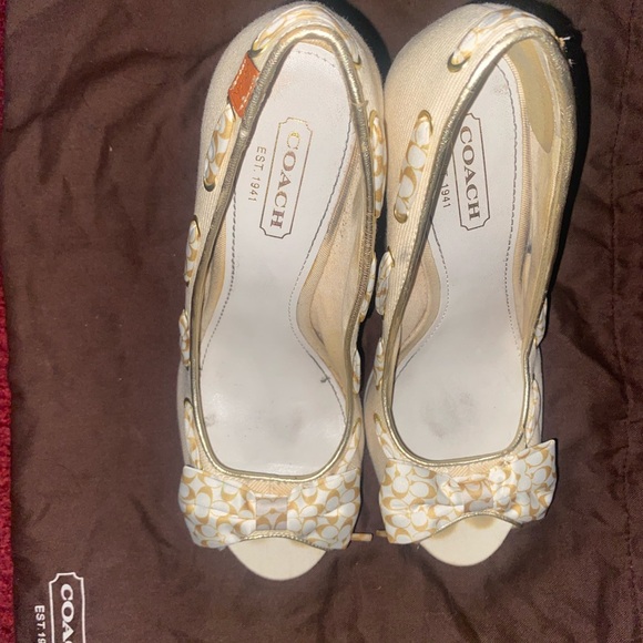 Coach | Shoes | Coach Womens Cream Bow Flats | Poshmark